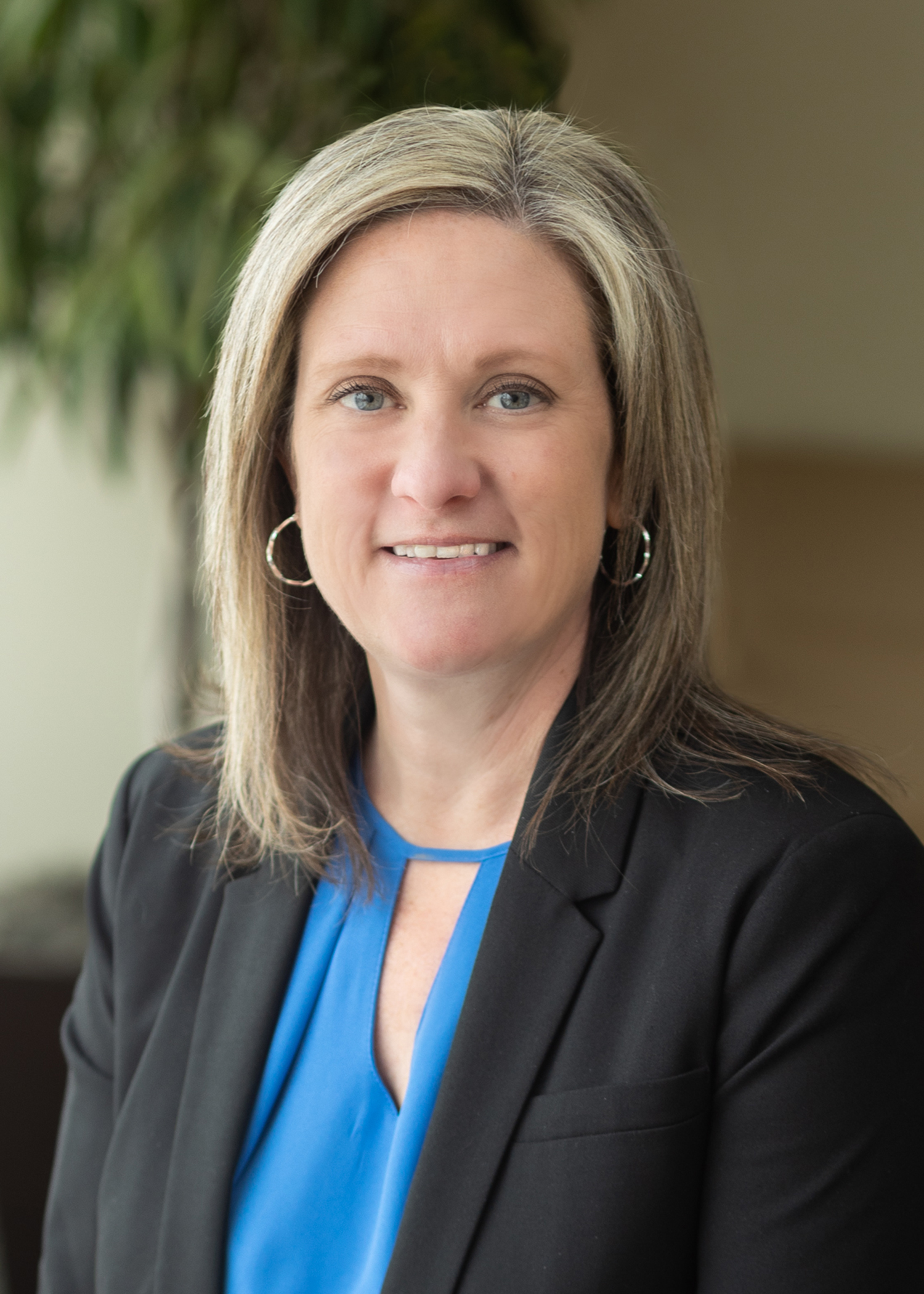 Lindsay Lawrence, cam, caps, camt | S.L. Nusbaum Realty Co.